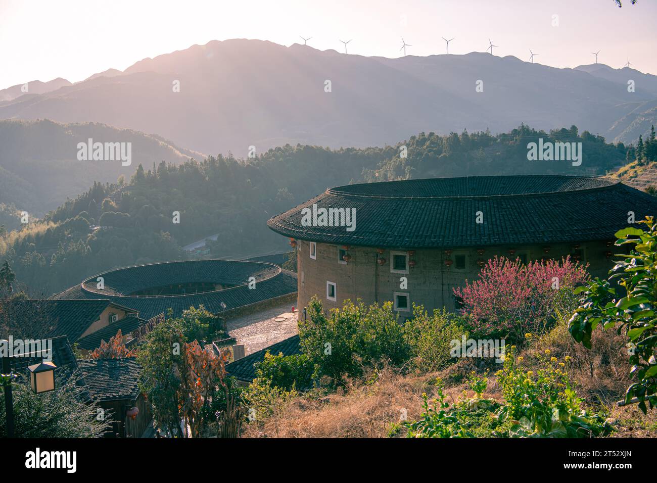 Cabanes chinoises traditionnelles de Tulou en terre, une attraction ...