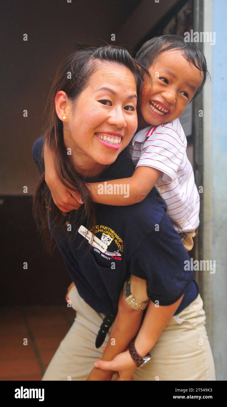 Service communautaire, école de bonne volonté, navire-hôpital ...