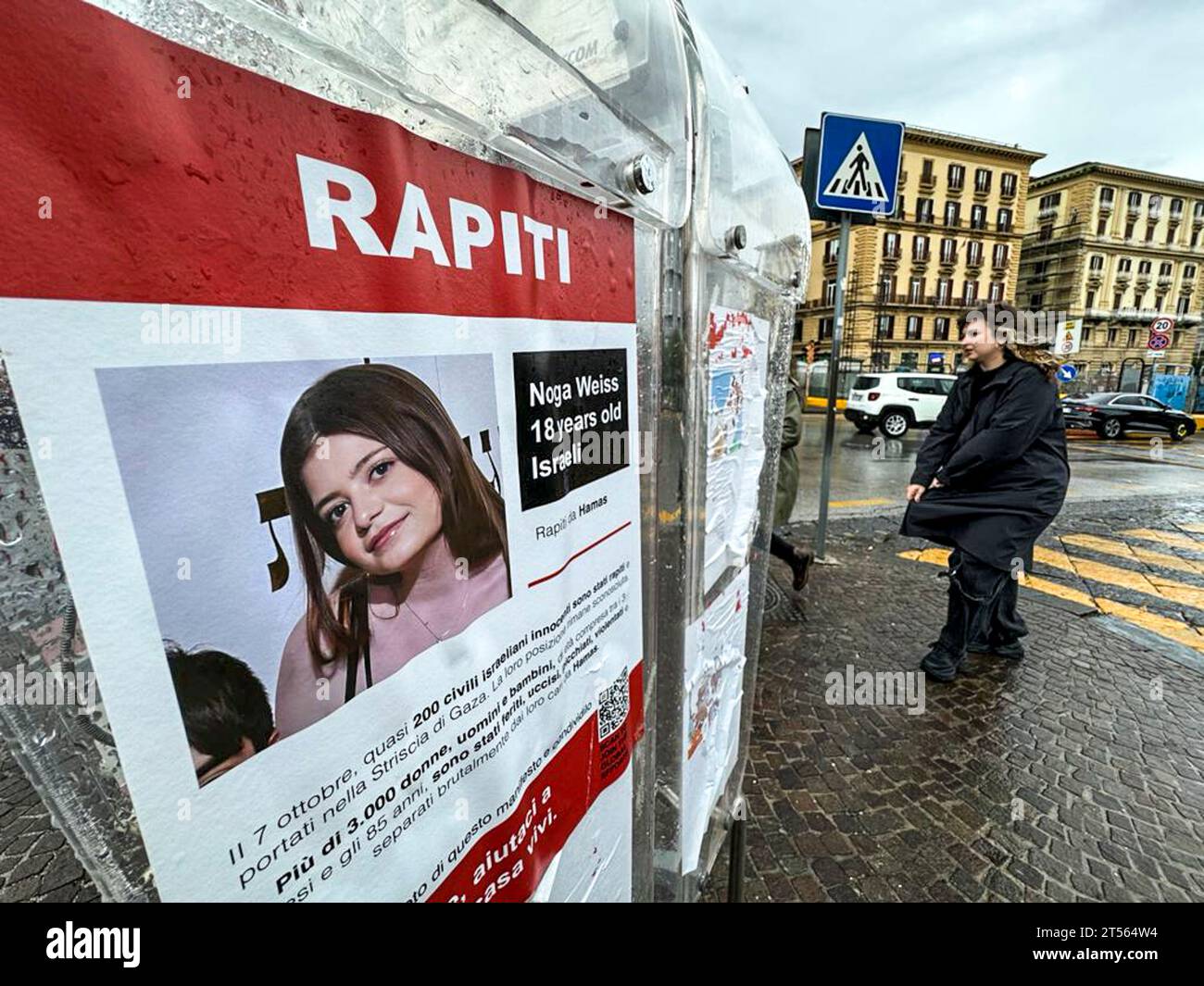 Tracts sur les otages du Hamas à Naples, Campanie, Italie - 03 novembre ...