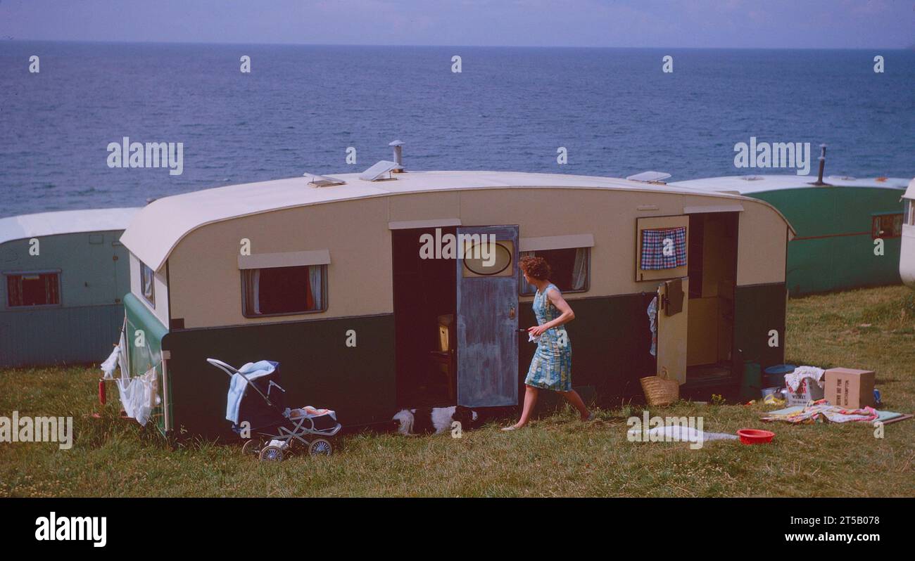 Caravane des années 1960 Banque de photographies et d’images à haute ...