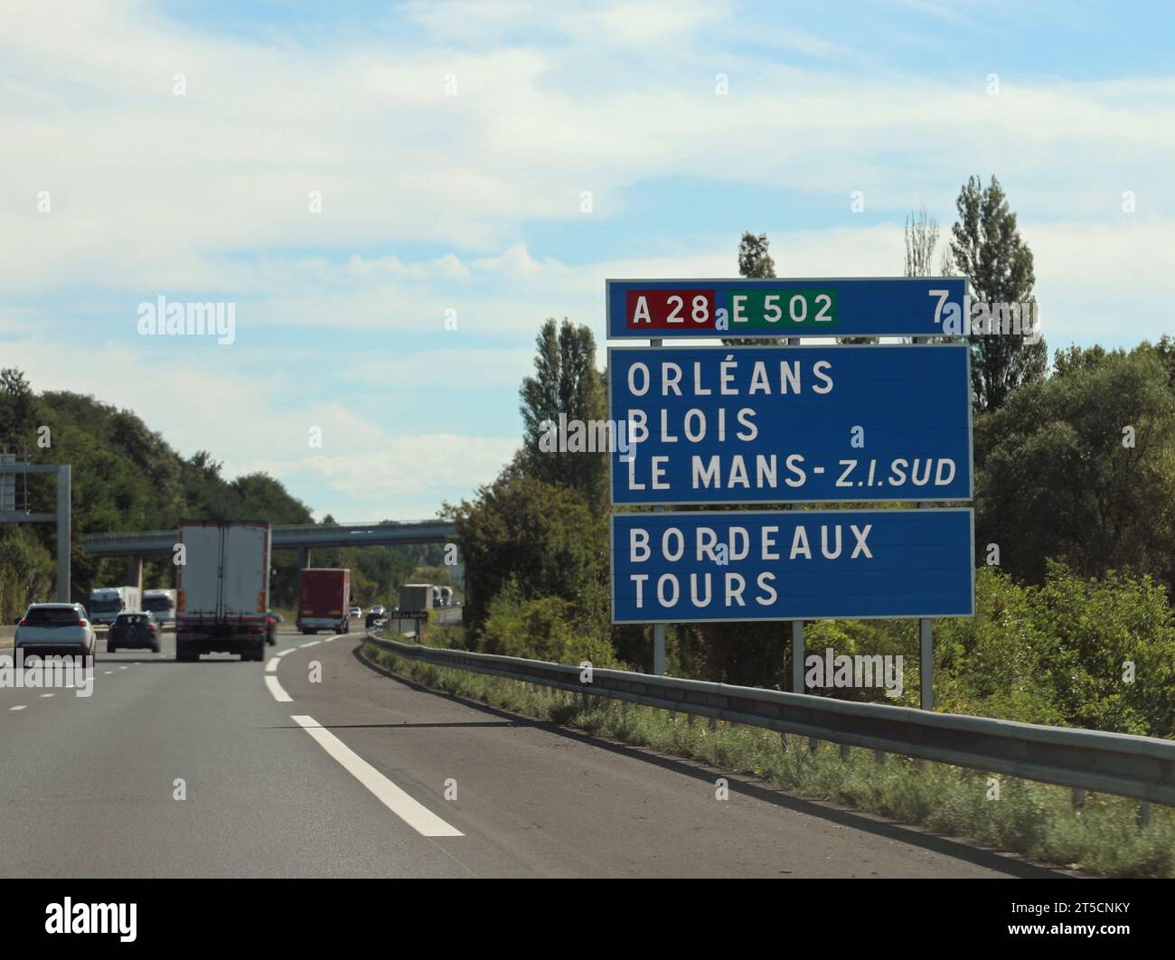 Panneaux routiers dans l'autoroute française avec le nom ou les ...