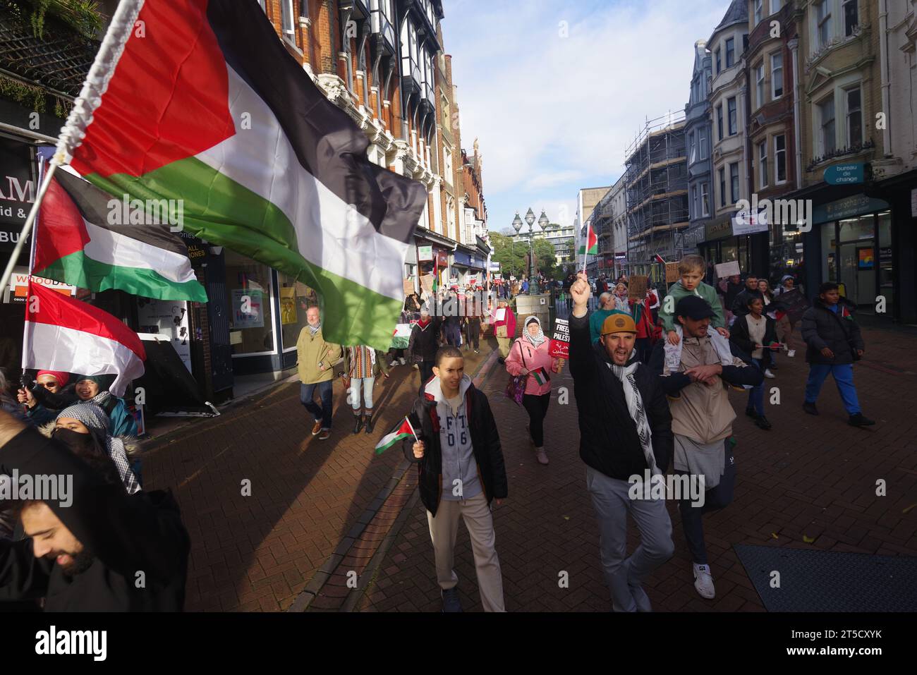 Des centaines de personnes sont sorties à Bournemouth pour appeler à un ...