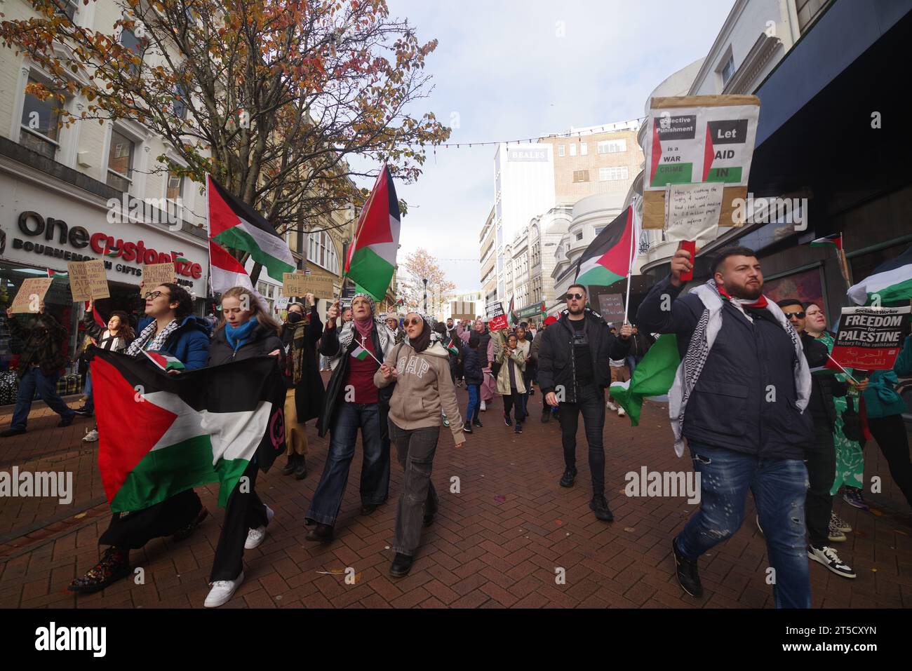 Des centaines de personnes sont sorties à Bournemouth pour appeler à un ...