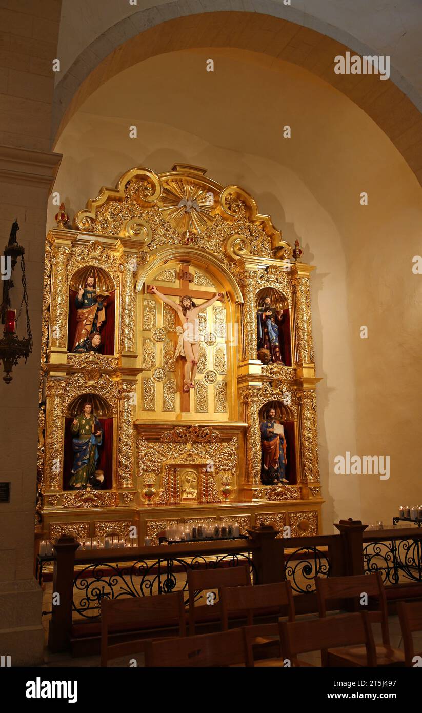 Golden altar Banque de photographies et d’images à haute résolution - Alamy