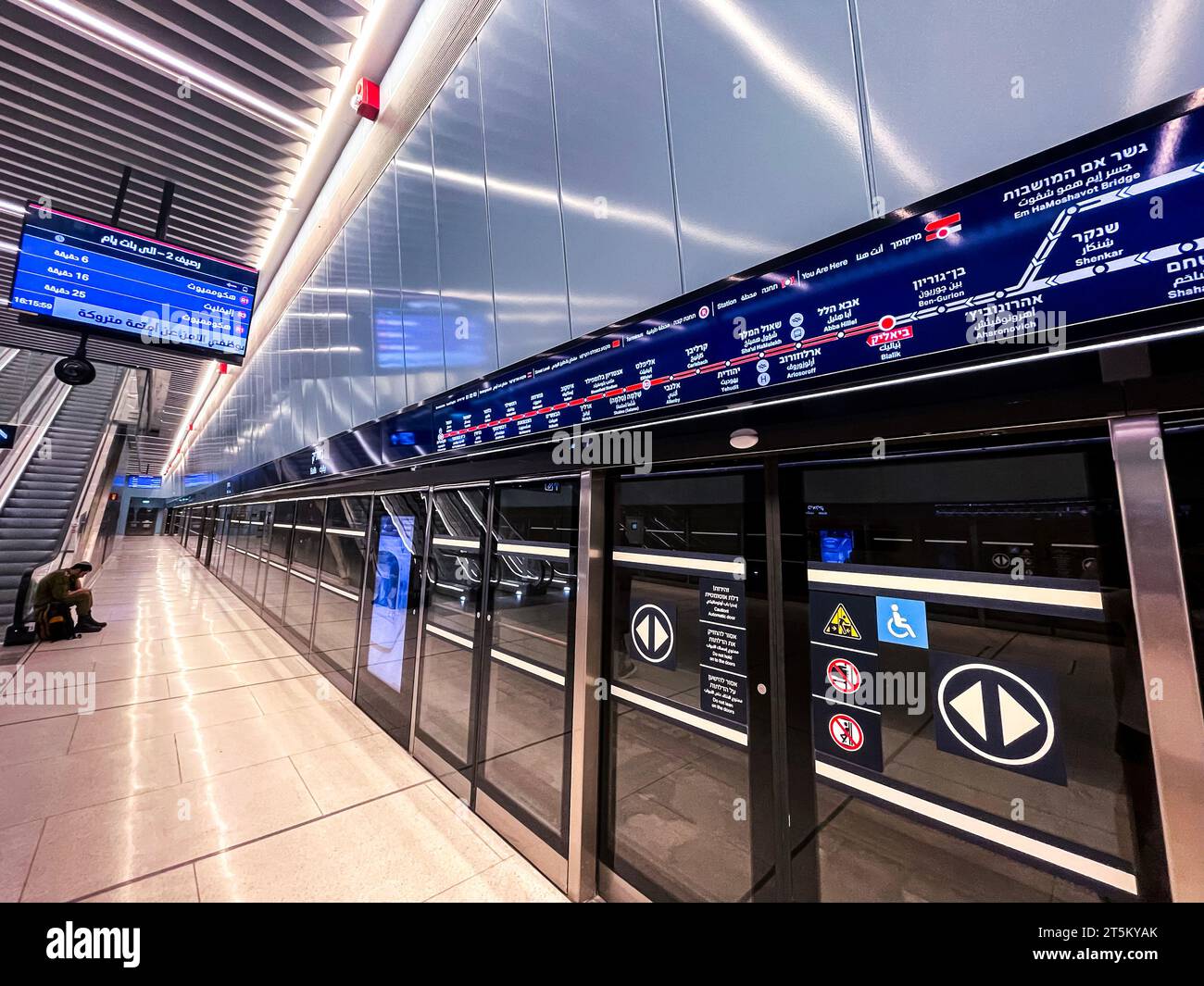 Tel Aviv, Israël - 19 octobre 2023 - vue intérieure depuis la station ...