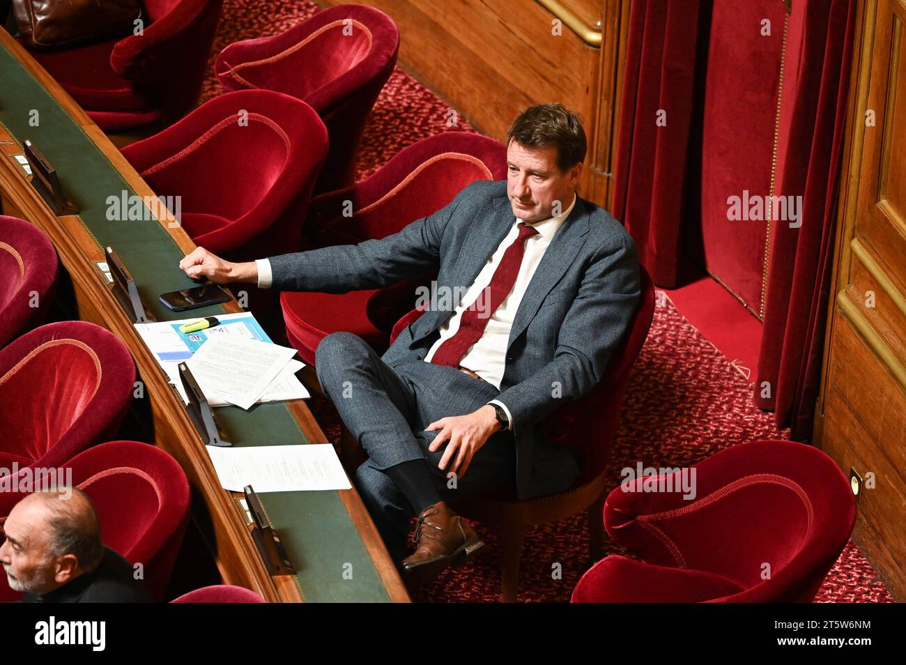 Paris, France. 06 novembre 2023. Yannick Jadot, membre du Sénat, lors ...