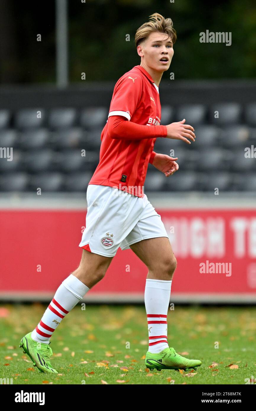 Eindhoven, pays-Bas. 08 novembre 2023. Joel Van Den Berg (8 ans) du PSV photographié lors du ...
