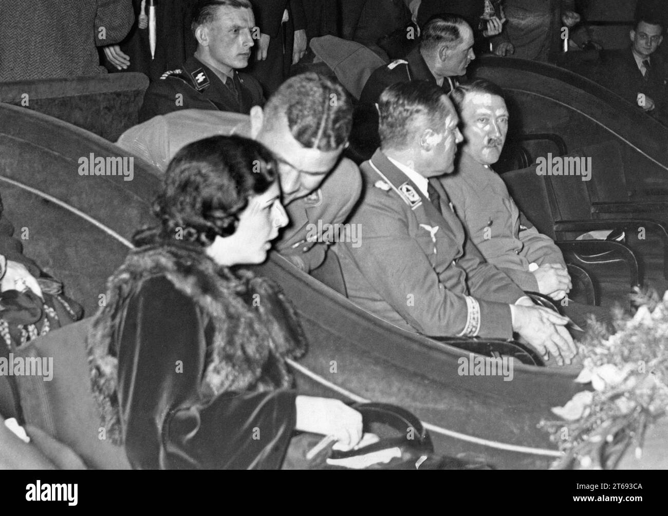 Leni riefenstahl adolf hitler Banque d'images noir et blanc - Alamy