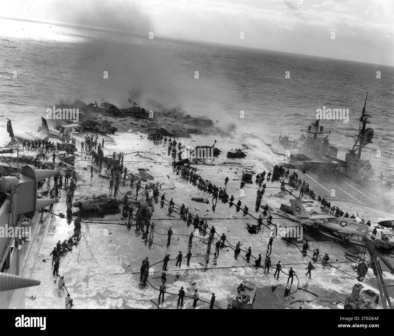 Uss enterprise cvan 65 1969 fire Banque de photographies et d’images à ...