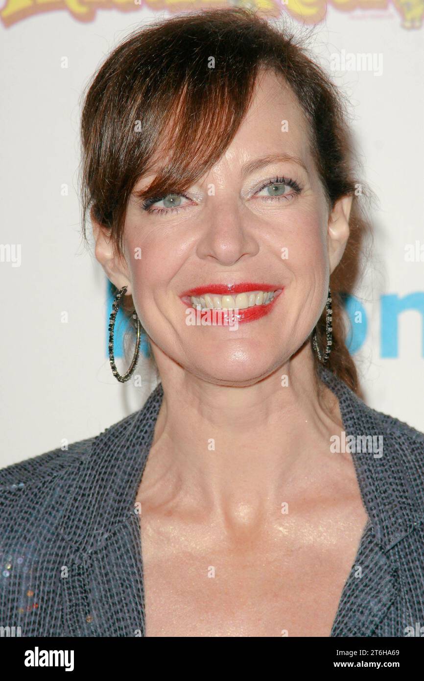 Allison Janney à l'événement bénéfice Fraggle Rock. Arrivées au Kitson ...