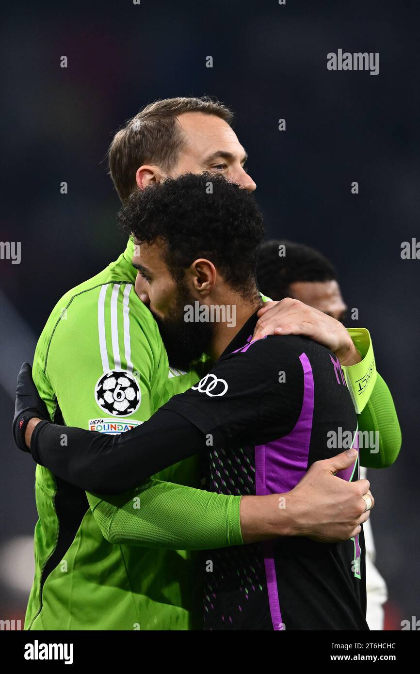 MUNICH, ALLEMAGNE - NOVEMBRE 8 : Manuel Neuer et Noussair Mazraoui du ...