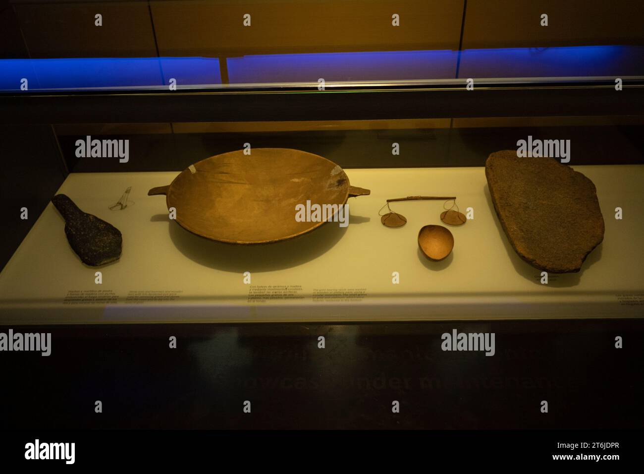 Objets anciens indigènes pour extraire l'or de la technique ancestrale ...