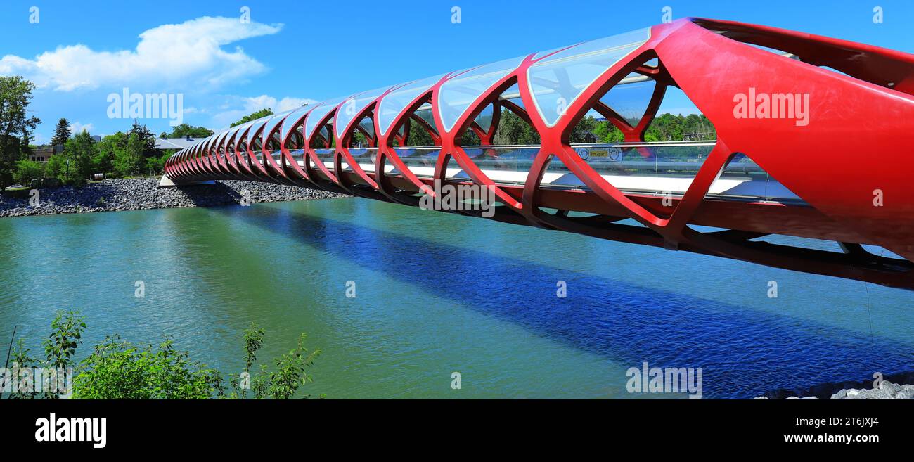 Peace bridge is a pedestrian bridge Banque de photographies et d’images ...