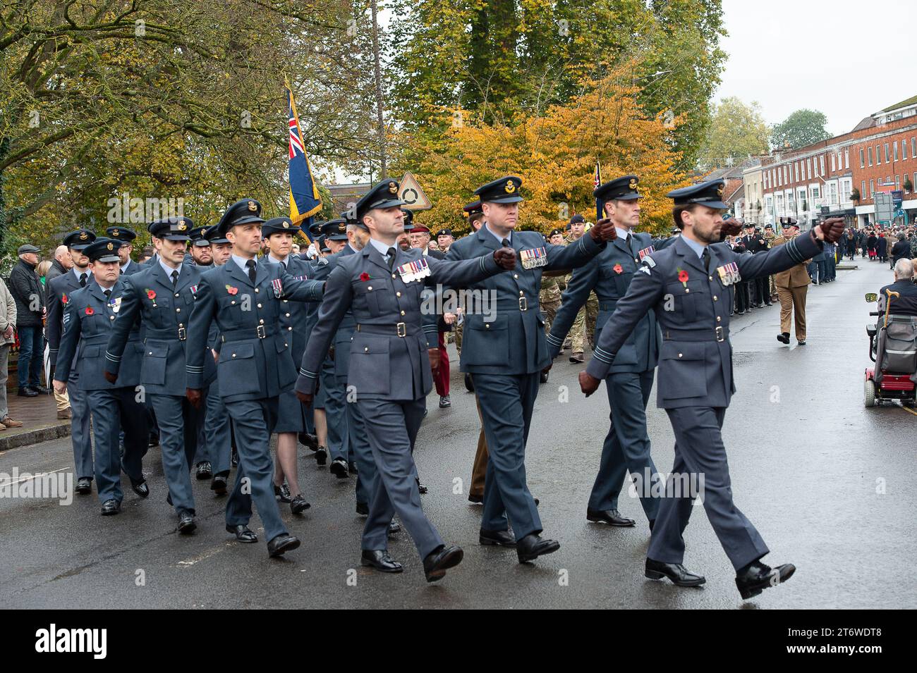 Marlow, Royaume-Uni. 12 novembre 2023. Des centaines de personnes ont ...