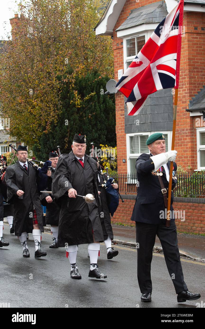 Marlow, Royaume-Uni. 12 novembre 2023. Des centaines de personnes ont ...