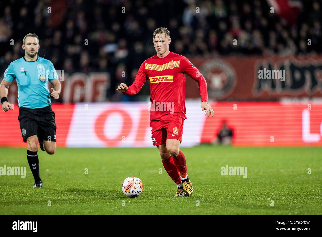 Herning, Danemark. 12 novembre 2023. Jeppe Tverskov (6) du FC ...