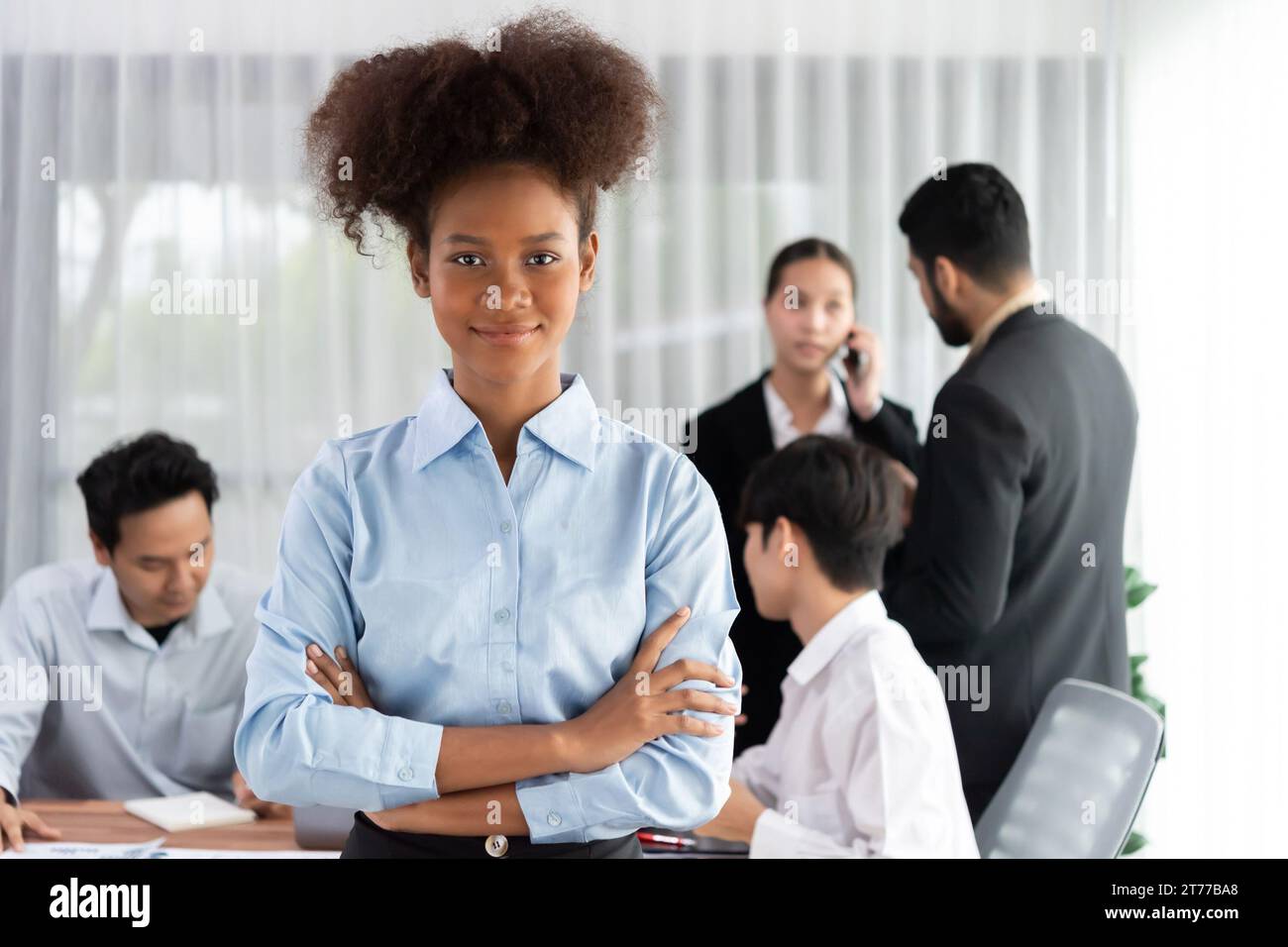 Tabla de perfil multicultural reunión de empleadores Banque de photographies et d’images à haute ...