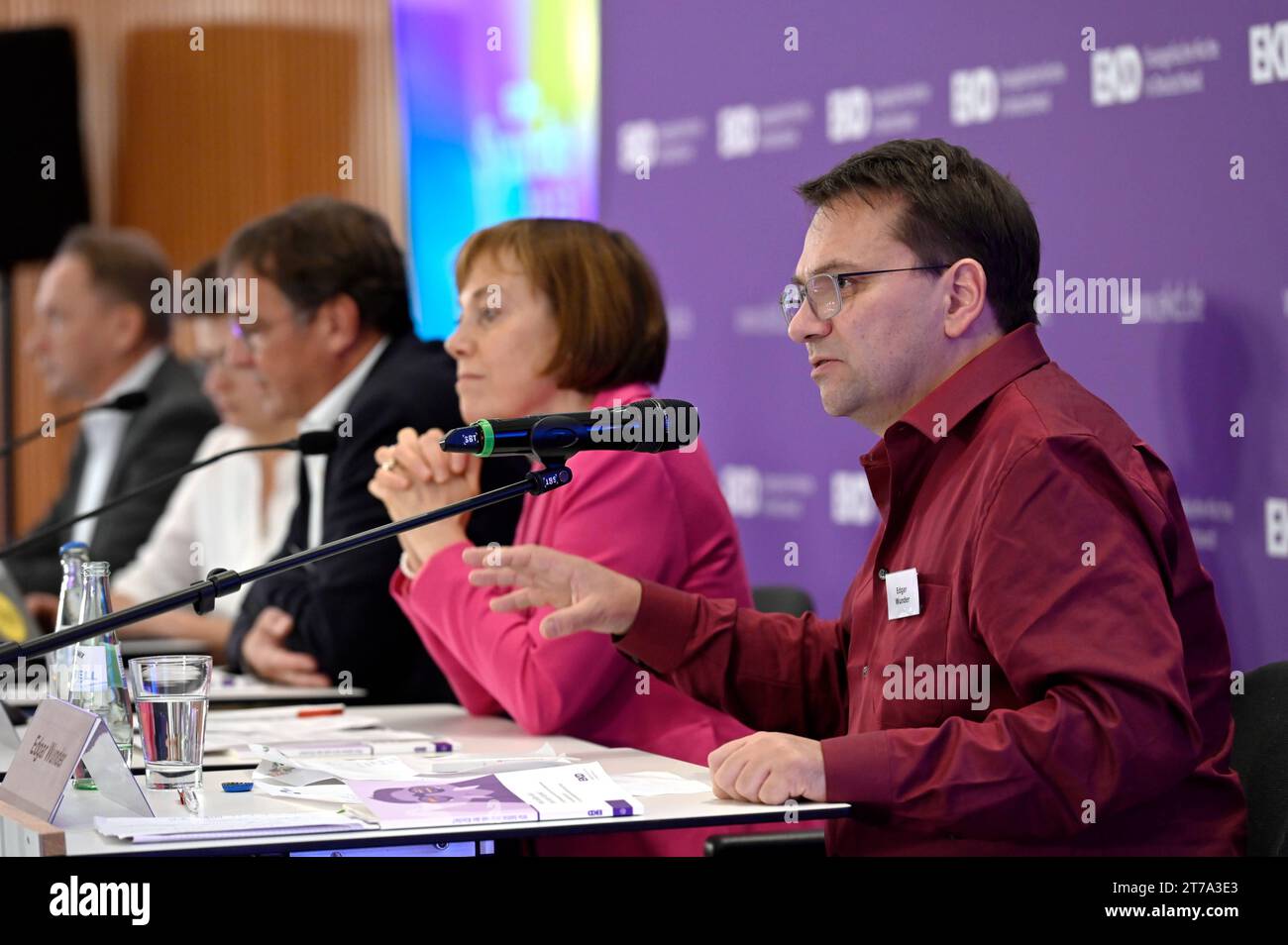 Pressekonferenz zur Kirchenmitgliedschaftsbefragung der EKD, die am 14. ...