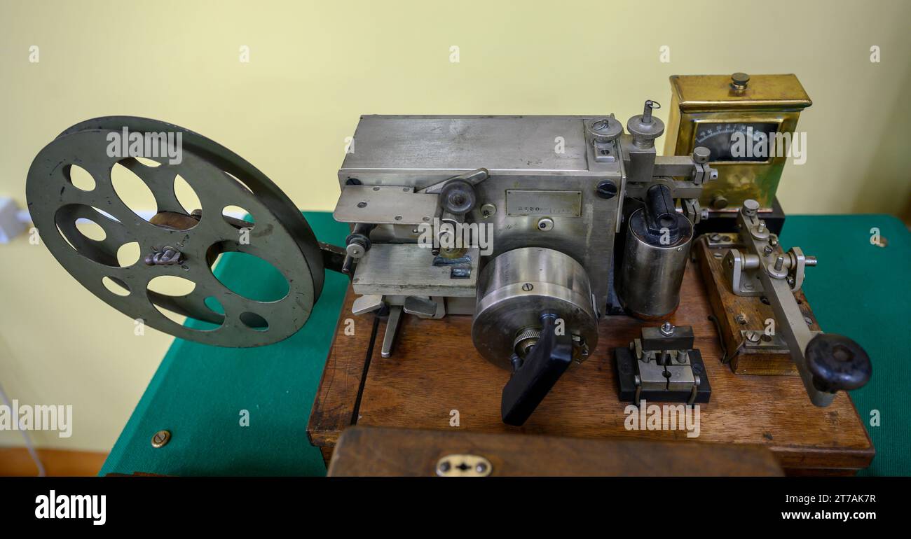 Morse code machine Banque de photographies et d’images à haute ...