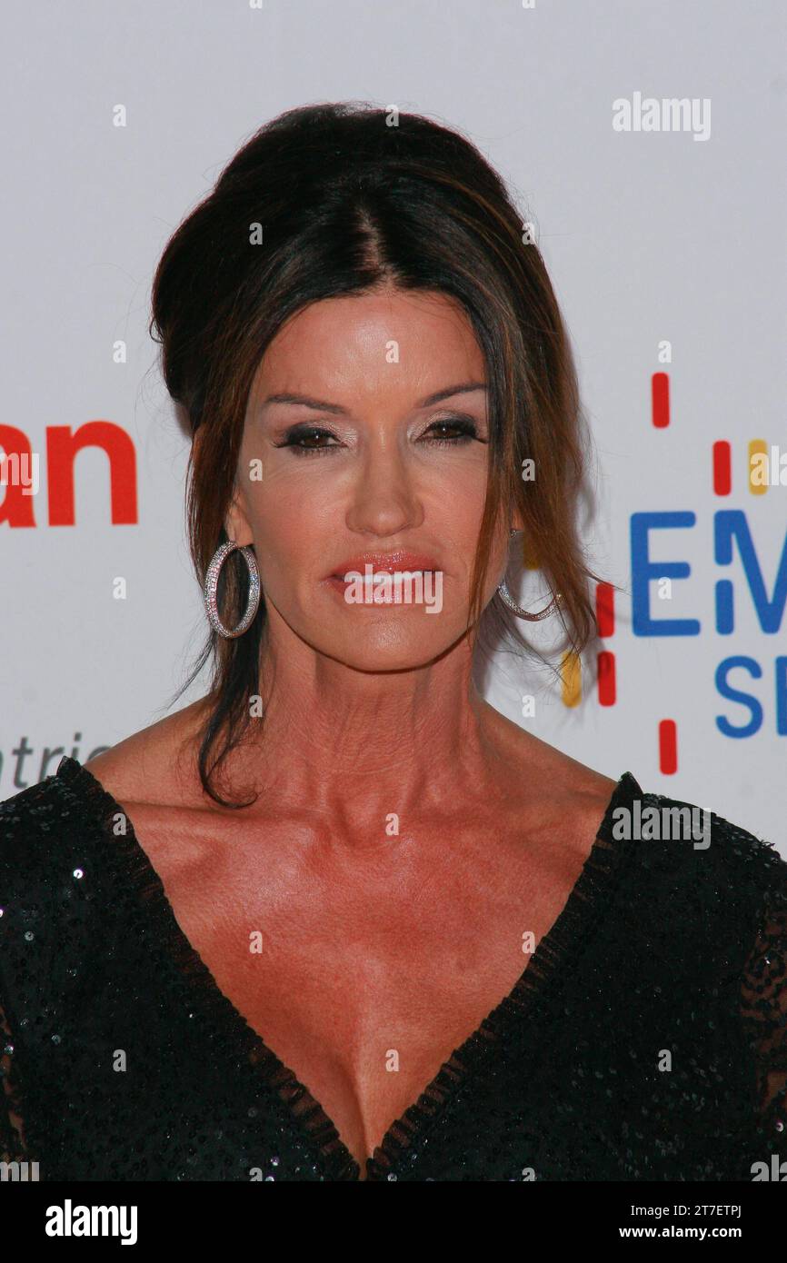 Janice Dickinson à la 18e course annuelle pour effacer les avantages de ...