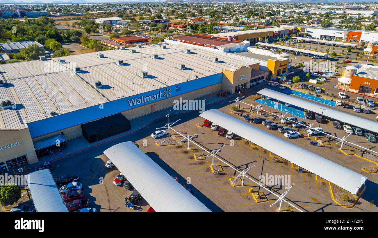 Walmart super marché et parking, super mercado Walmart Solidaridad y ...