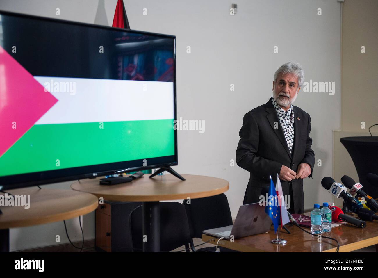 Mahmoud Khalifa, ambassadeur palestinien en Pologne, assiste à une ...