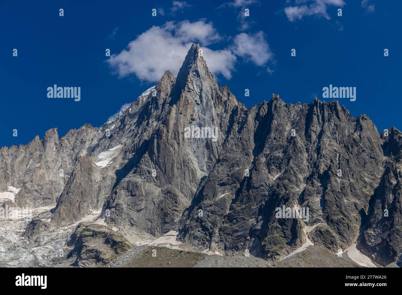 Aiguille du Dru, sommet des Drus, sommet du petit Dru dans la vallée de ...