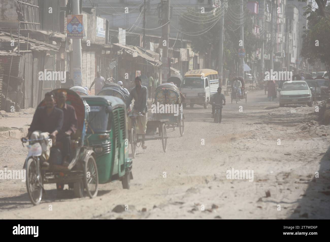 Feinstaubbelastung, smog à Dhaka Bangladesh une pollution due à la ...
