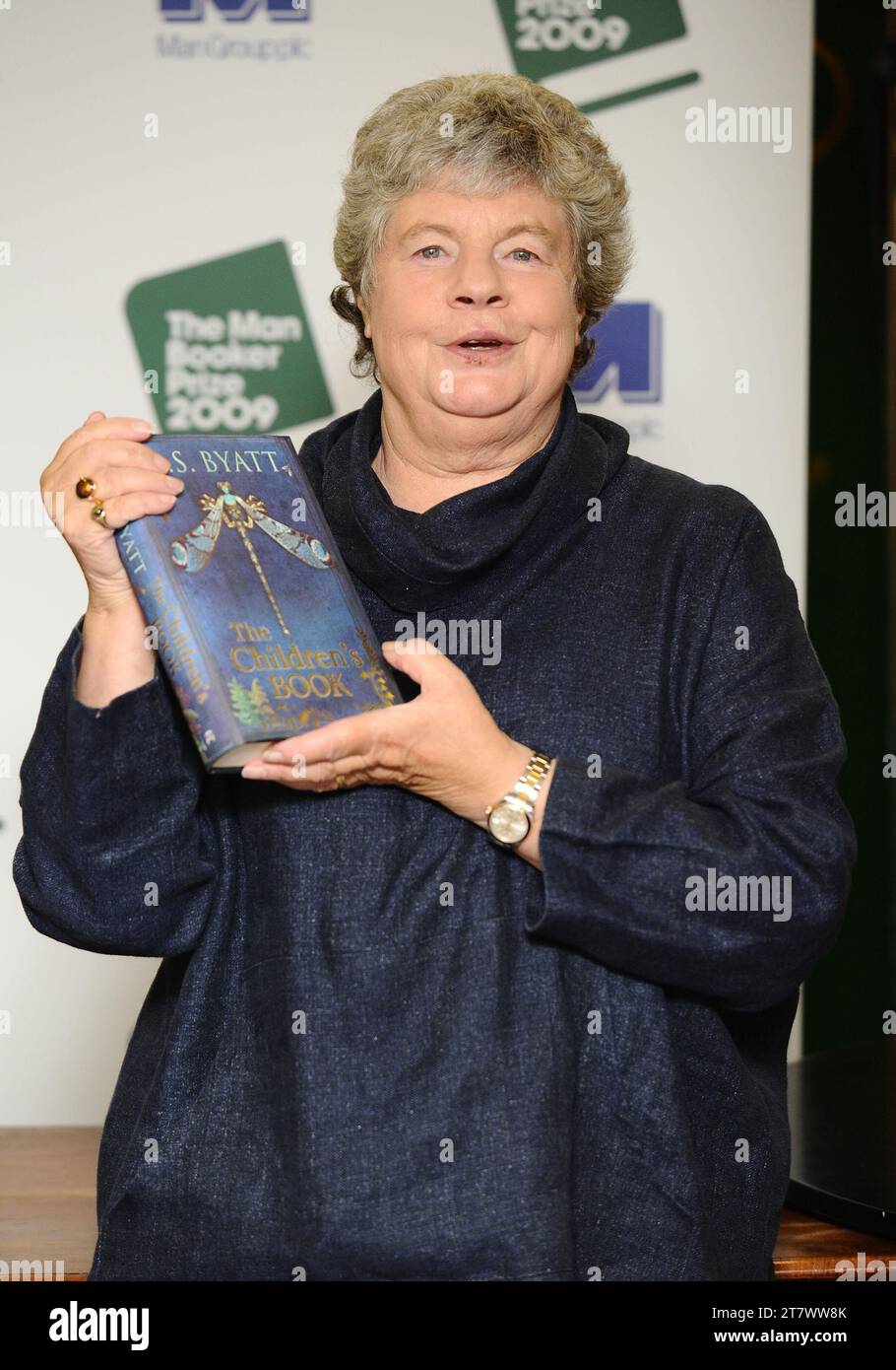 Photo de dossier datée du 05/10/09 de l'auteur Byatt, alors qu'elle ...