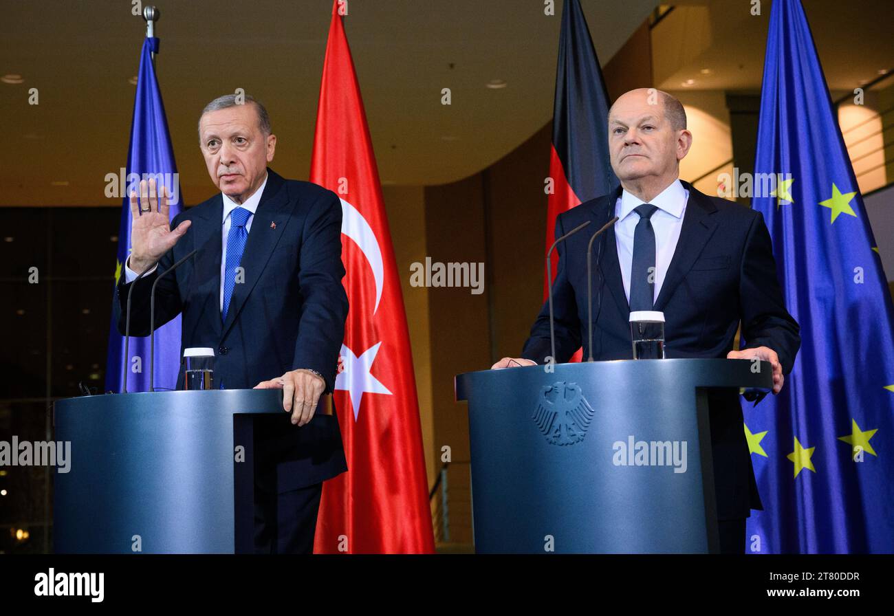 Berlin, Allemagne. 17 novembre 2023. Le chancelier allemand OLAF Scholz ...