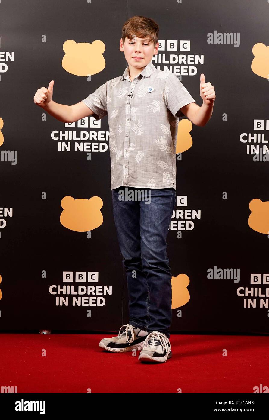 Terry Wogan Jeune collecteur de fonds de l'année Joel Keye au téléthon ...