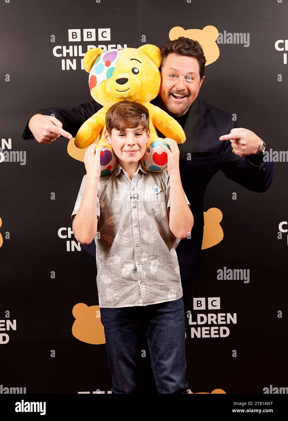 Terry Wogan Jeune collecte de fonds de l'année Joel Keye avec Michael ...