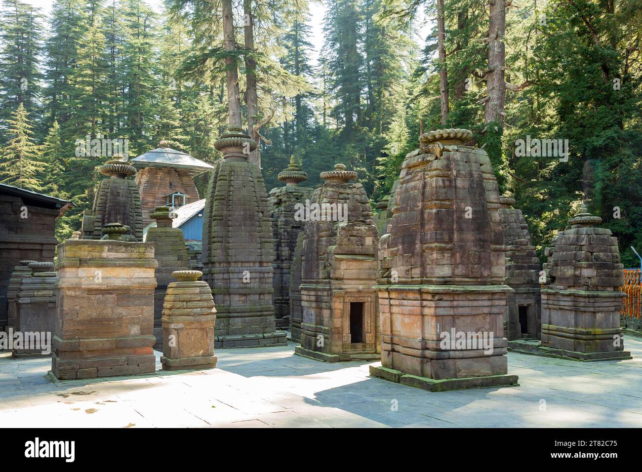 Jageshwar temple Banque de photographies et d’images à haute résolution ...