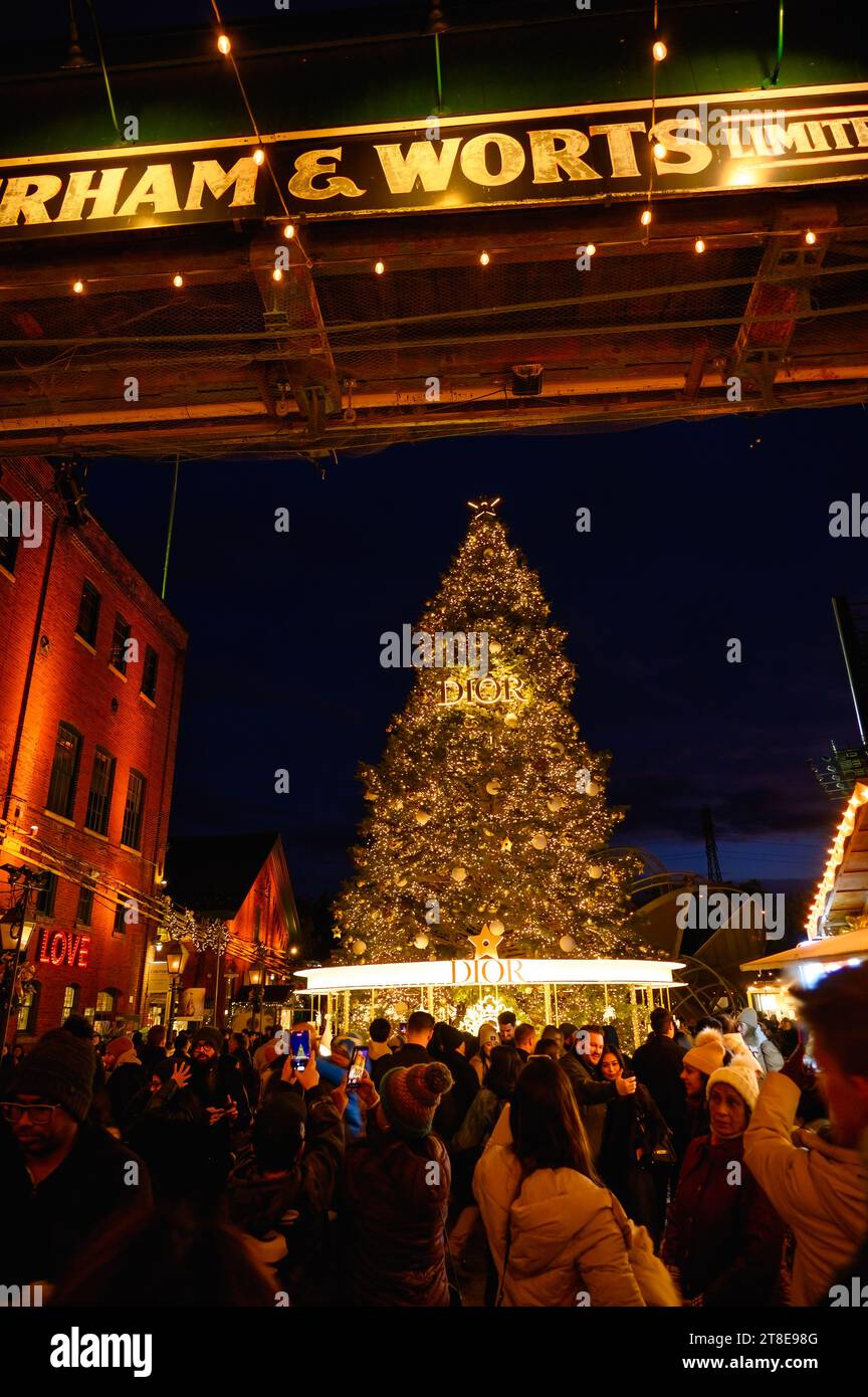 Village ou marché de Noël dans le quartier de la distillerie, Toronto ...