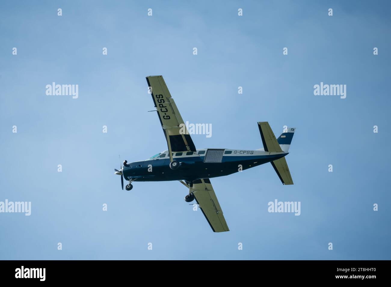 Le Cessna 208B Grand Caravan G-CPSS monte un avion léger après le ...