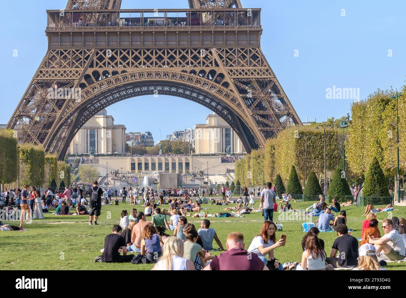 Paris, France - 8 octobre 2023 : vue panoramique du champ de Mars, champ de Mars, un grand ...