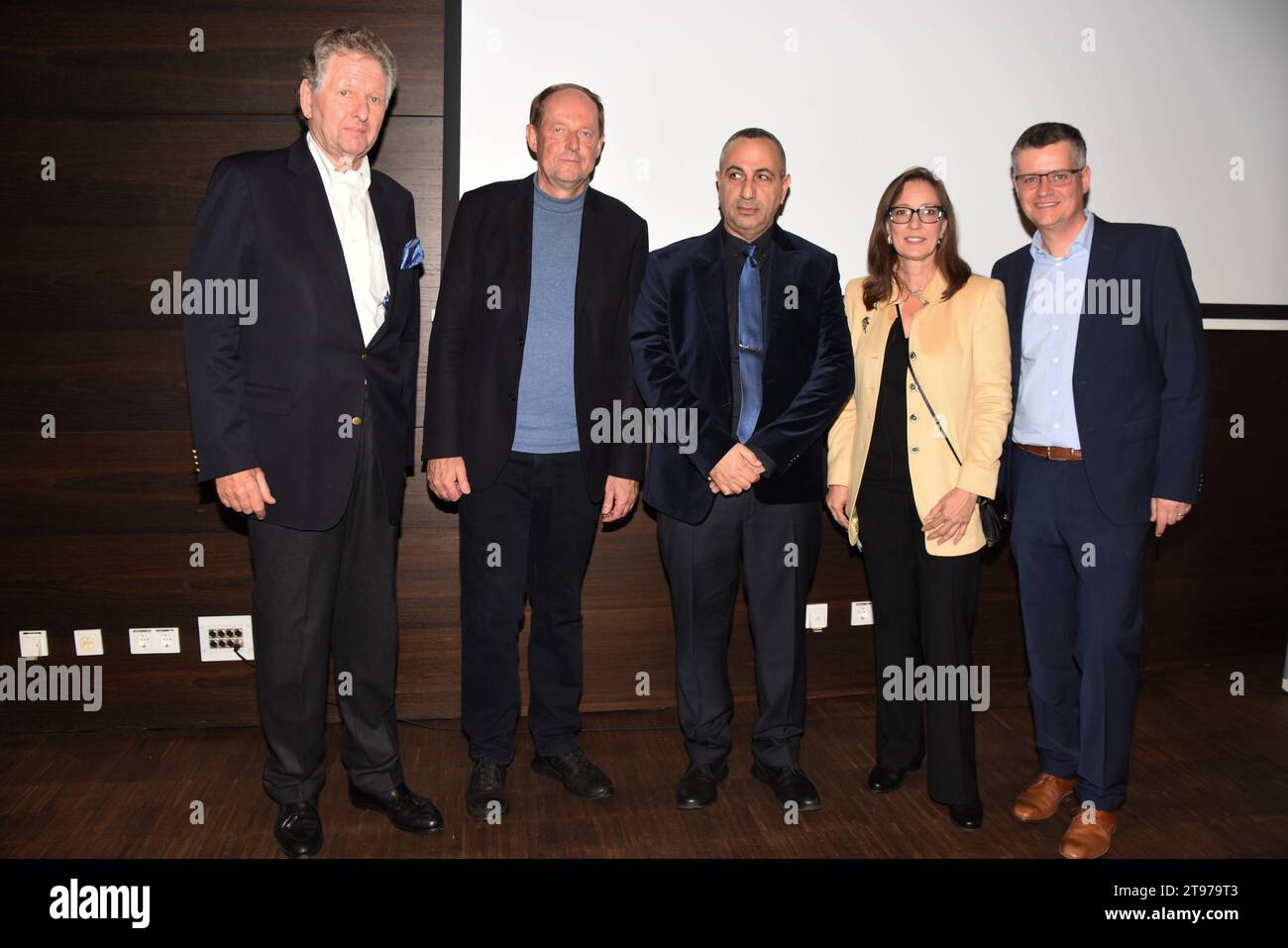 23 11 2023 Banque de photographies et d’images à haute résolution - Alamy