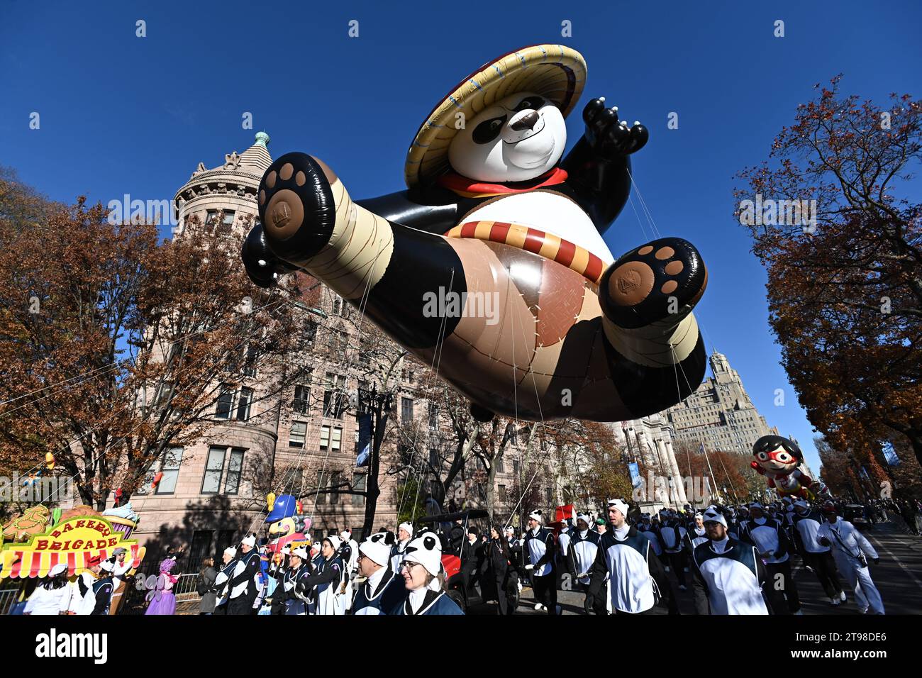 Panda balloon Banque de photographies et d’images à haute résolution ...