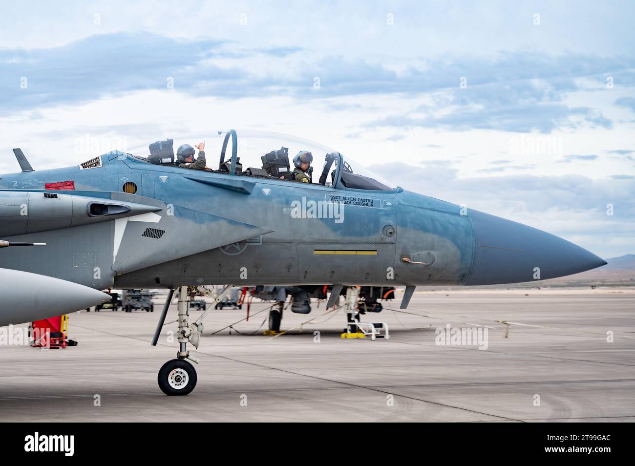 Major Michael Tope, à droite, et brigadier. Le général Michael Rawls ...
