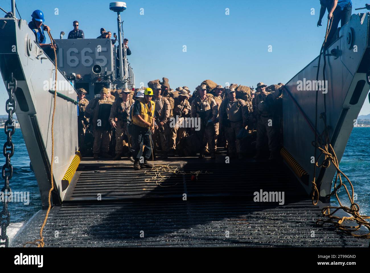 Les Marines américains affectés à la 15th Marine Expeditionary Unit ...