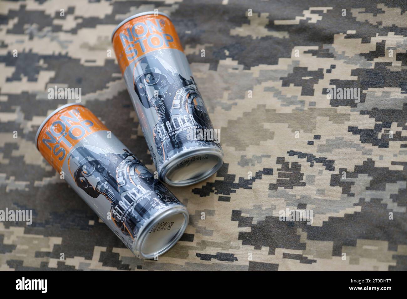 KIEV, UKRAINE - 31 OCTOBRE 2023 boisson énergétique non Stop avec ...
