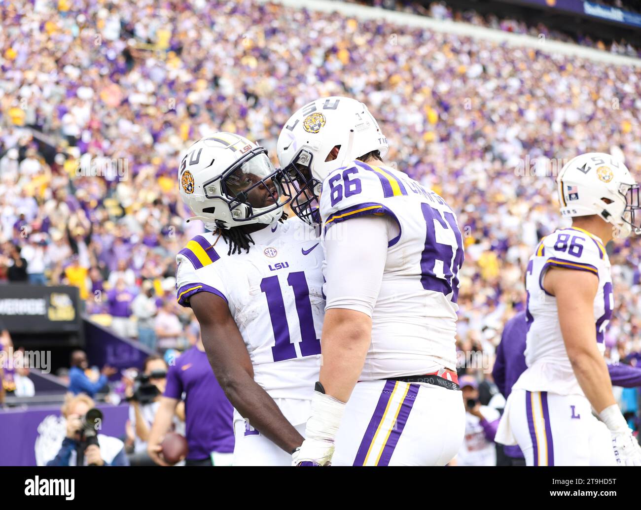 25 novembre 2023 : le joueur de ligne offensif de LSU Will Campbell (66 ...