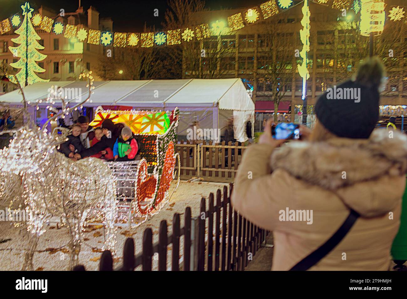 Square opening Banque de photographies et d’images à haute résolution ...