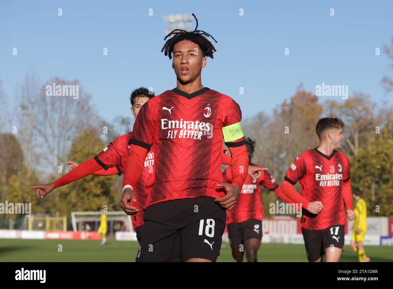 Milan, Italie. 28 novembre 2023. Kevin Zeroli de l'AC Milan célèbre ...