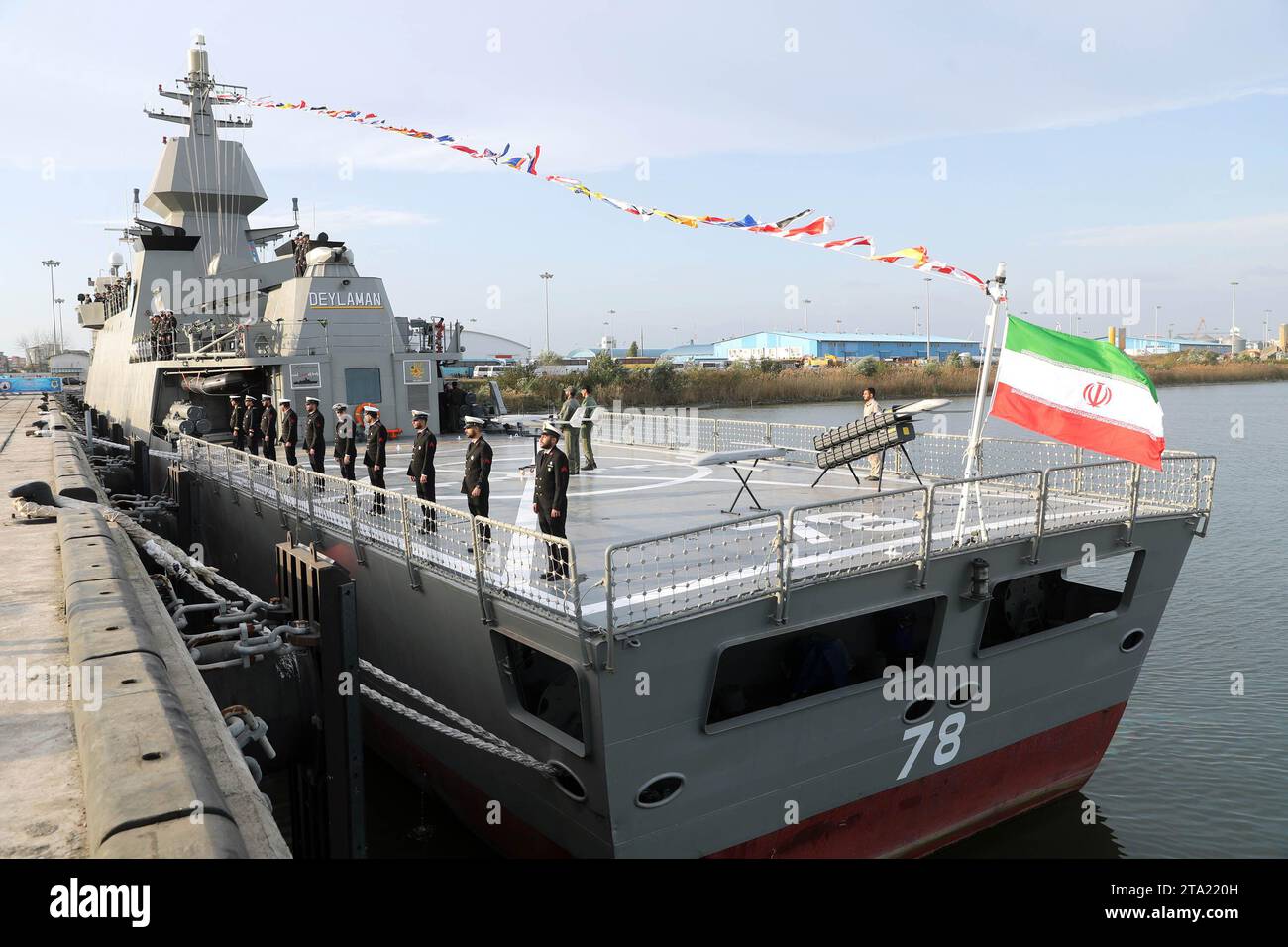 Bandar-e Anzali, Gilan, Iran. 27 novembre 2023. Le destroyer Deilaman ...