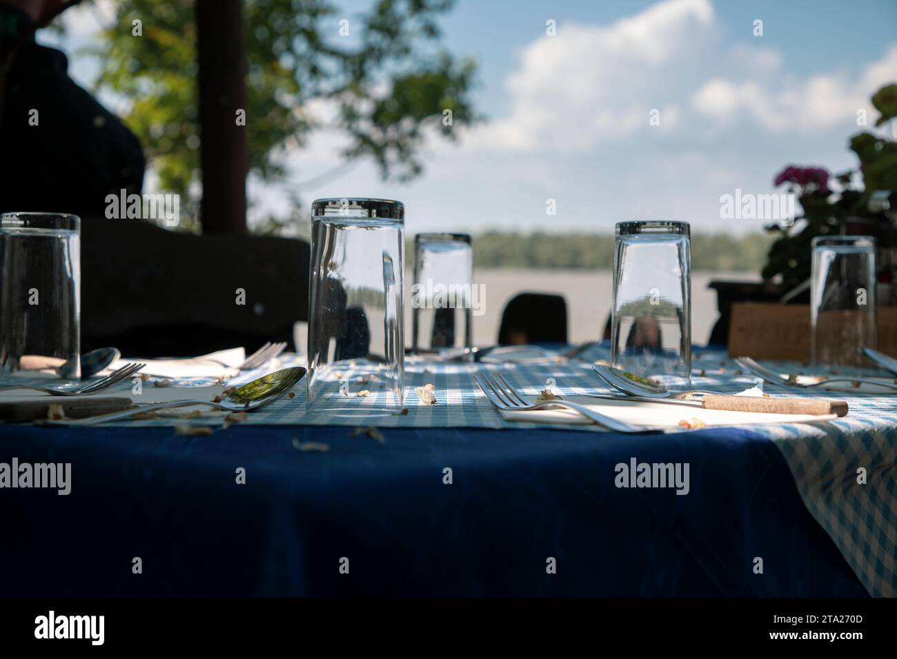 Couteau et lunettes Banque de photographies et d’images à haute ...