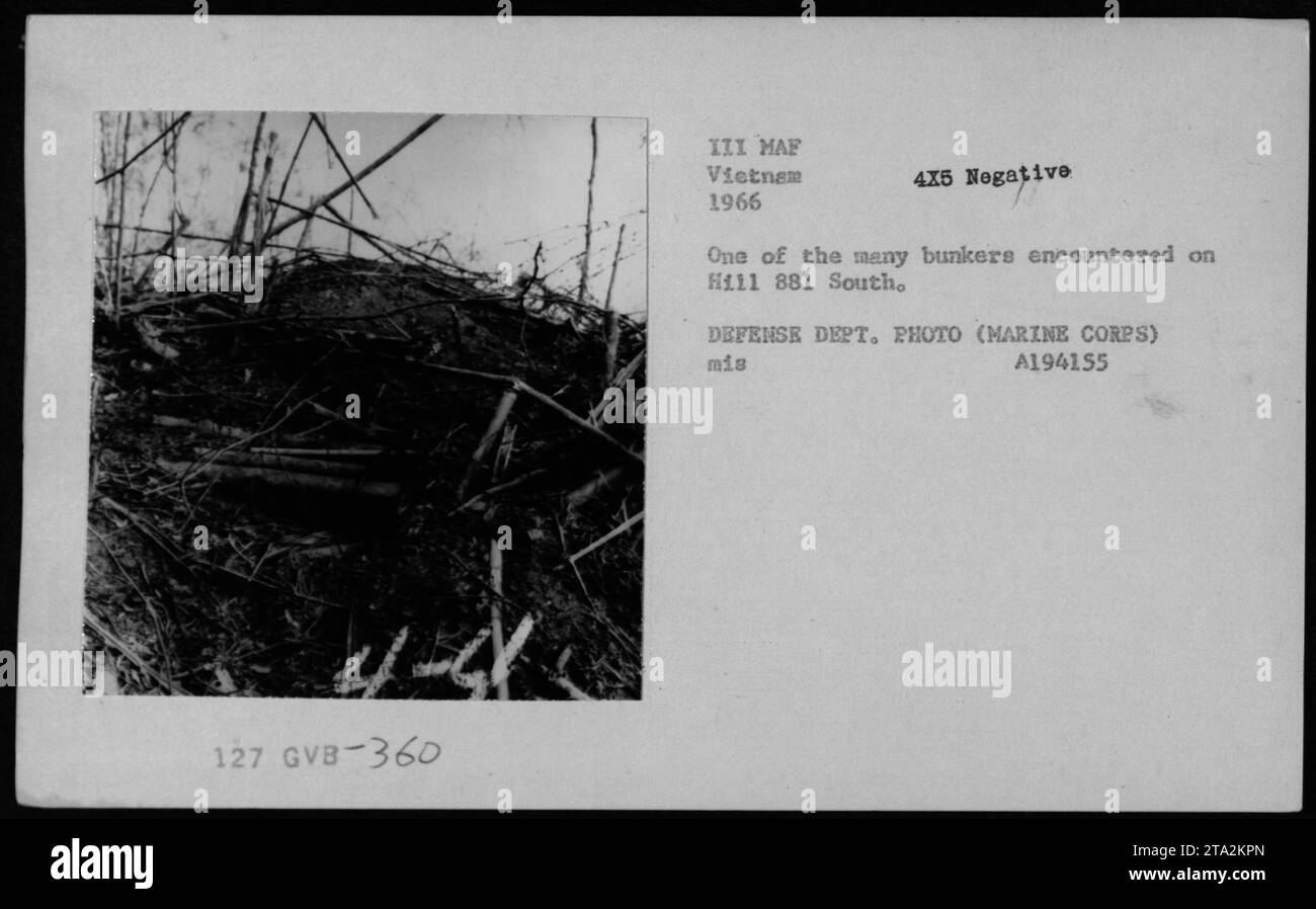 Tunnels et grottes du viet cong Banque de photographies et d’images à ...