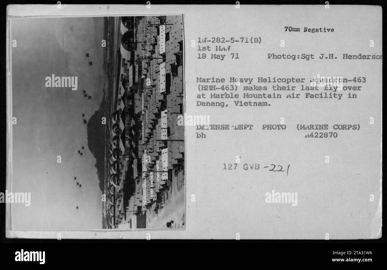 Le Marine Heavy Helicopter Squadron-463 (HIH-463) effectue un dernier ...