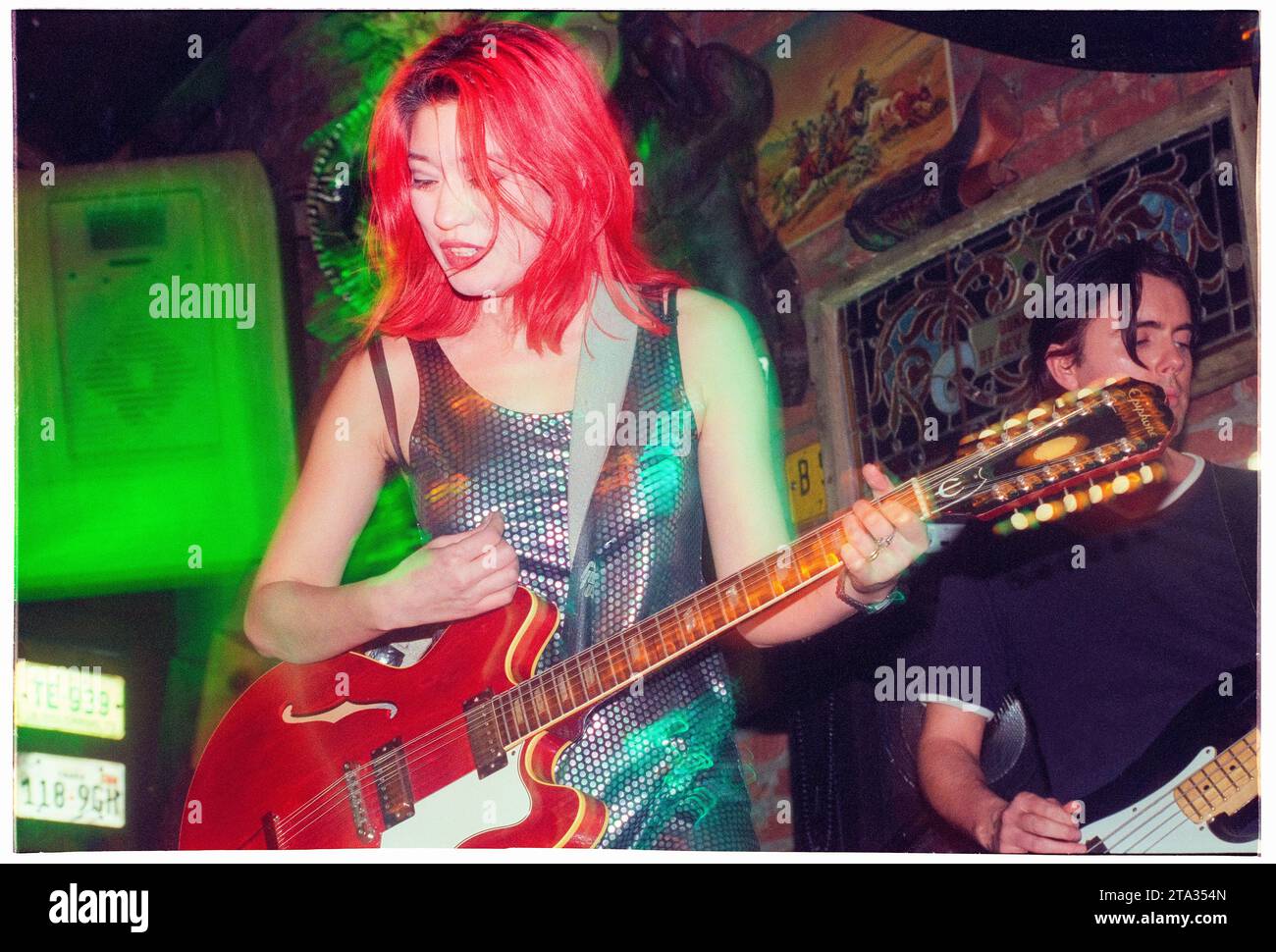 Miki Berenyi du groupe britannique Lush joue au Gassy Jacks Pub à ...