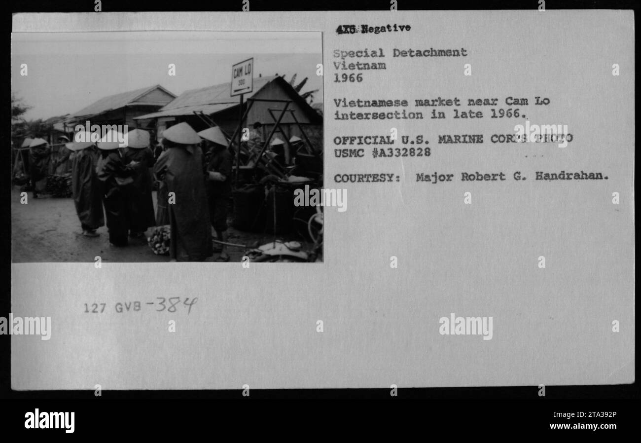 Une photographie prise par le major Robert G Handrahan à la fin de 1966 ...